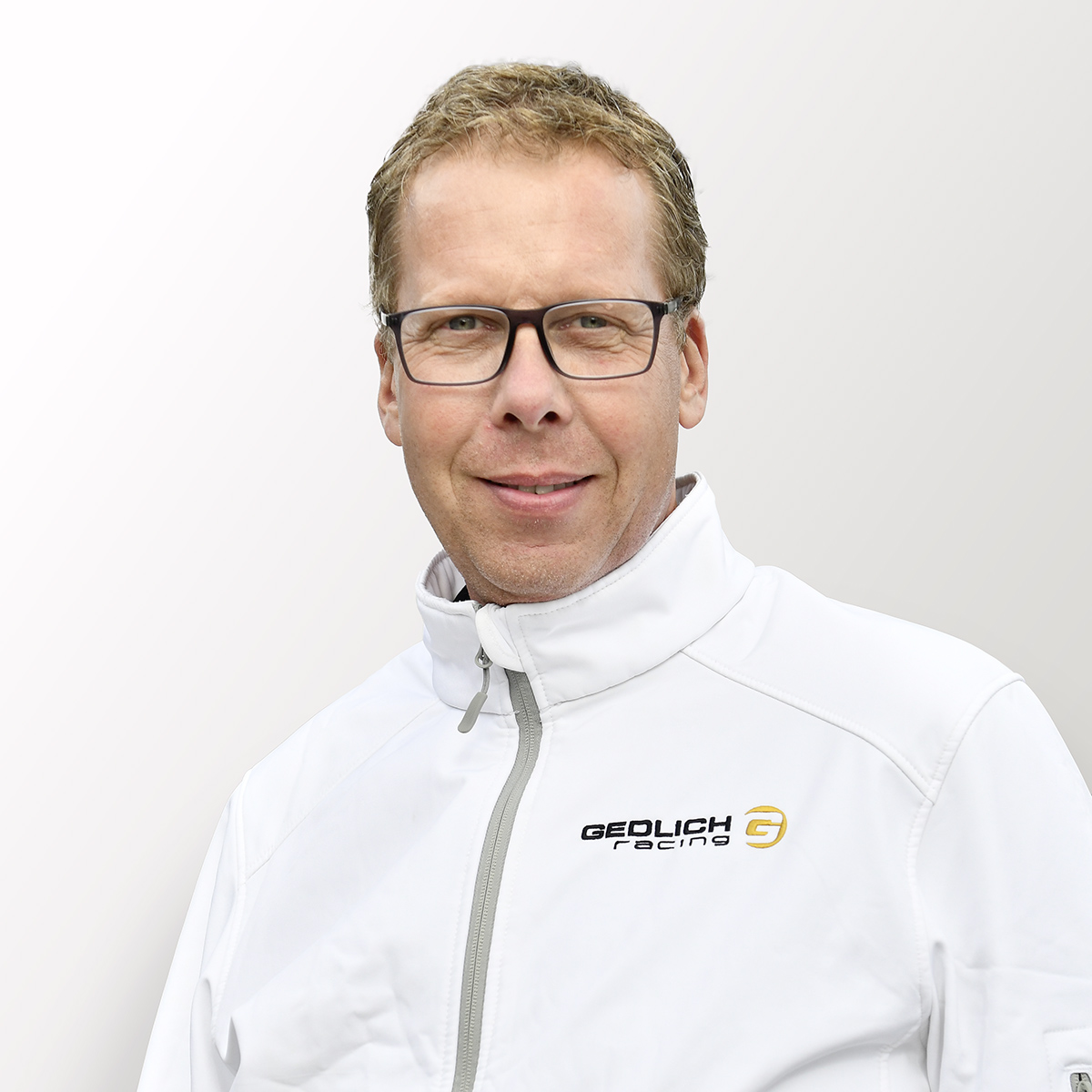 GEDLICH Racing Kontakt| Trackdays & Racing auf Top-Strecken